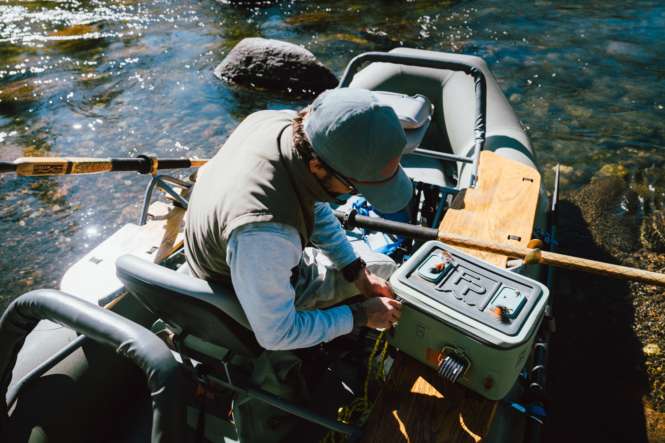 Tacky Grande Fly Dock - MagPad – Fishpond